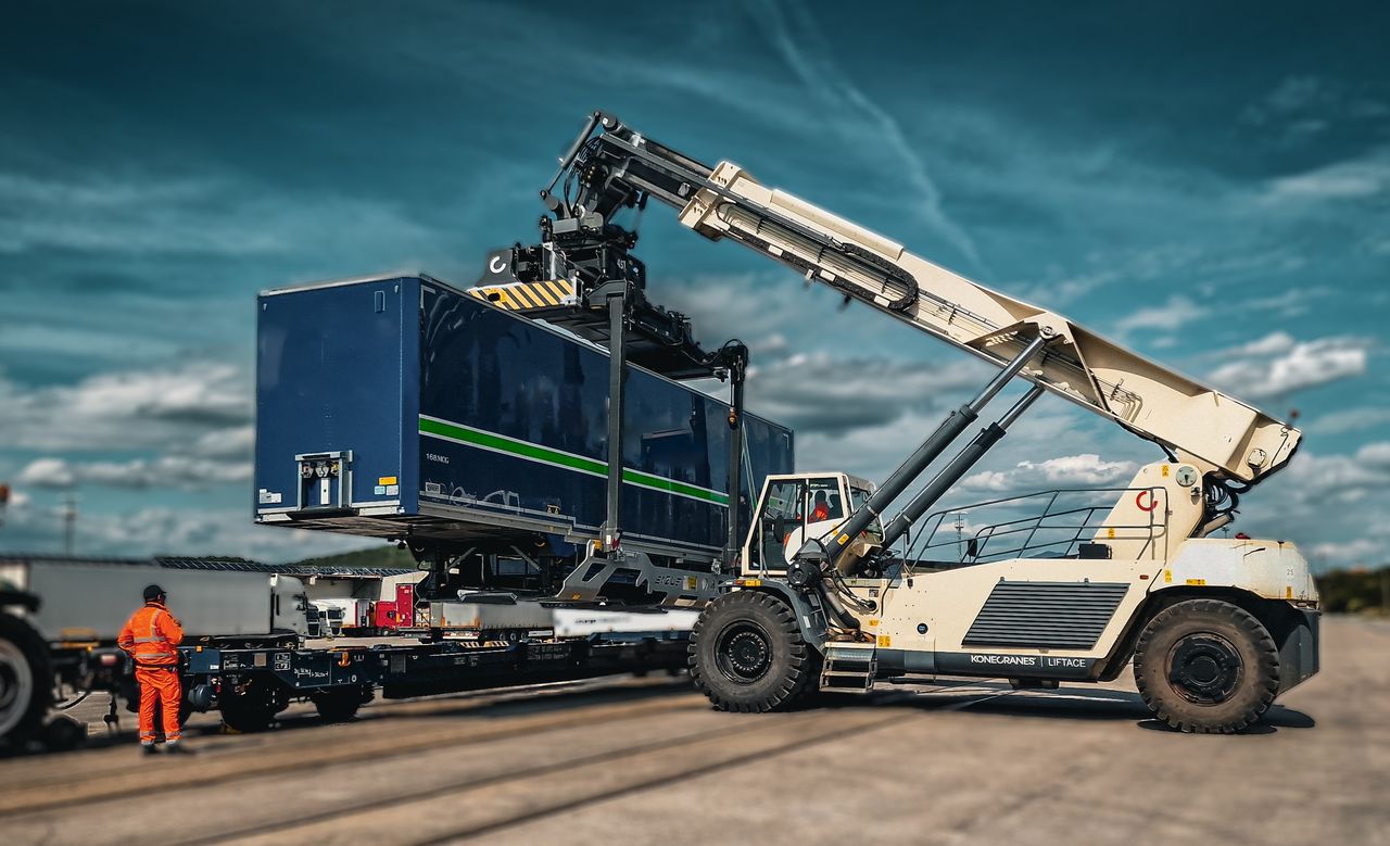 Vegatrans | Erste Group Bank AG