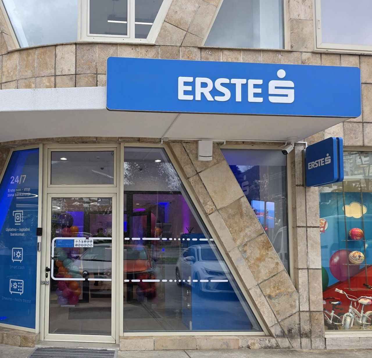 Otvorena nova, moderna filijala Erste banke u Budvi
