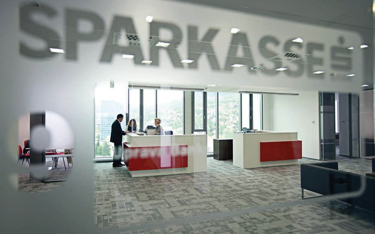 Poslovnice i bankomati